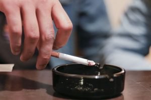 Nikotin Entfernen - 5 Tipps Gegen Rauchgeruch Und Nikotinablagerungen